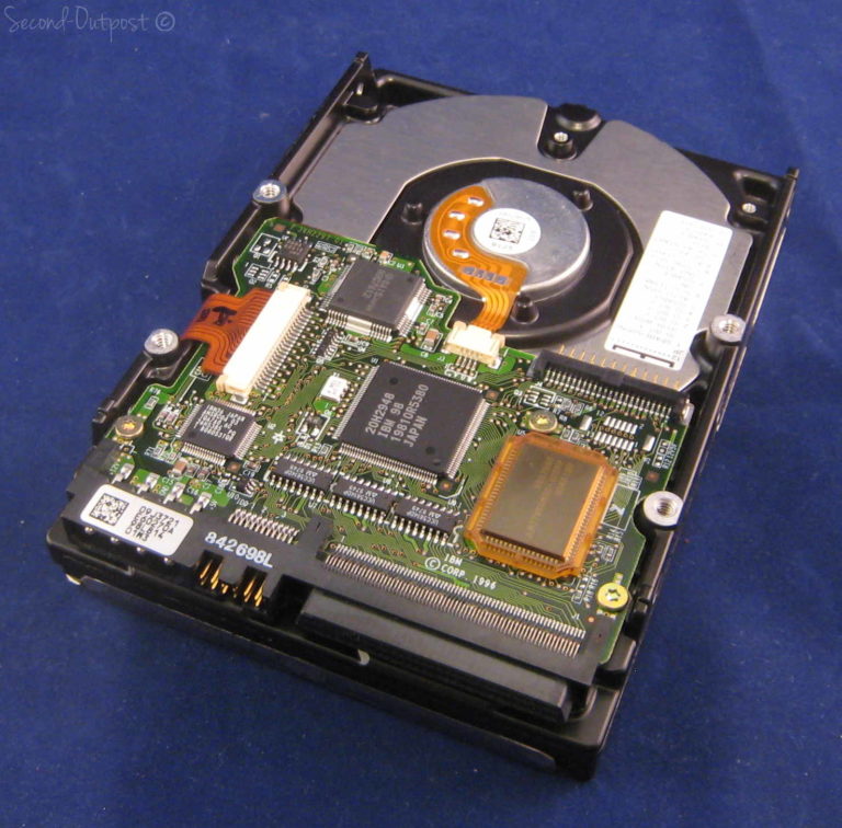 IBM DCAS-34330 E182115 4330MB 50 Pin SCSI Hard Drive