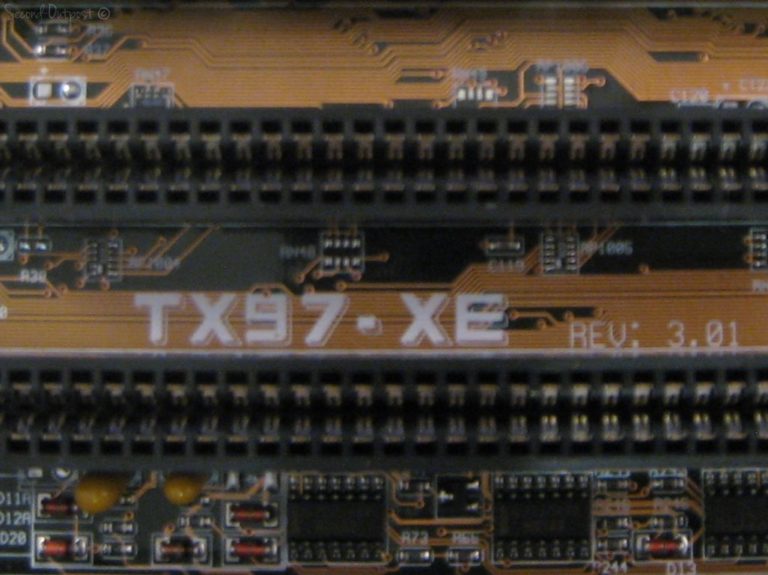 Asus TX97 XE Socket 7 ATX motherboard - Intel 430TX chipset