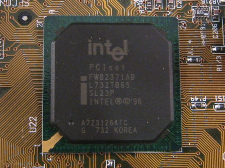 Asus TX97 XE Socket 7 ATX motherboard - Intel 430TX chipset
